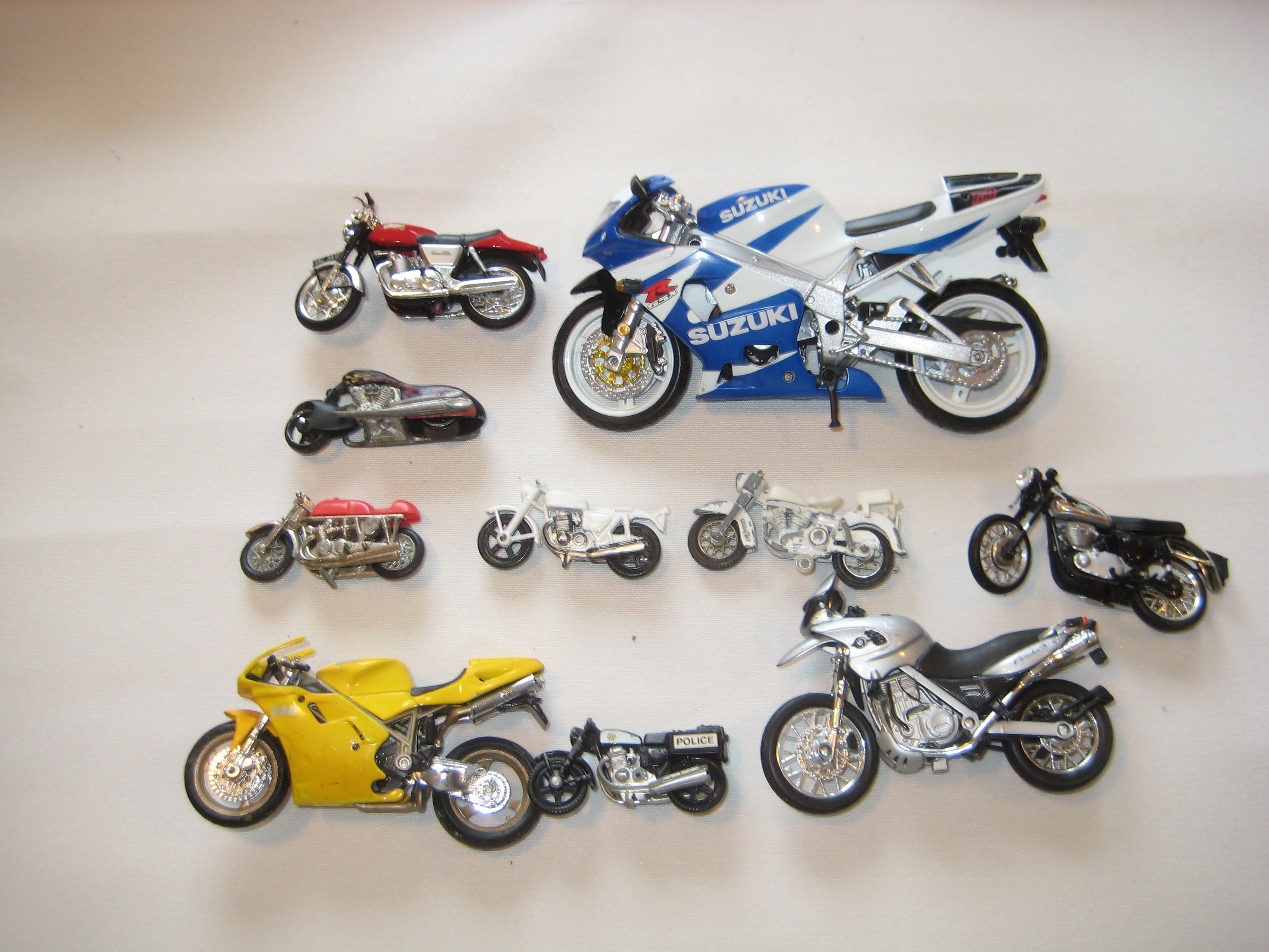 10 defekte modeller.10 Broken Models. – modelmotorcykler.dk